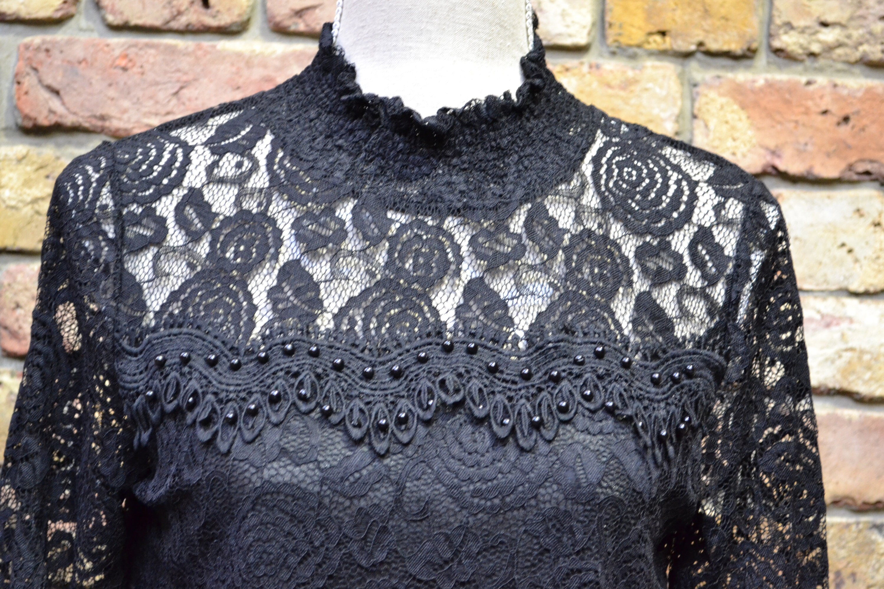 Dote Vintage Black Lace With Lining Inside Combanasi Black Pearl Ruffle ...
