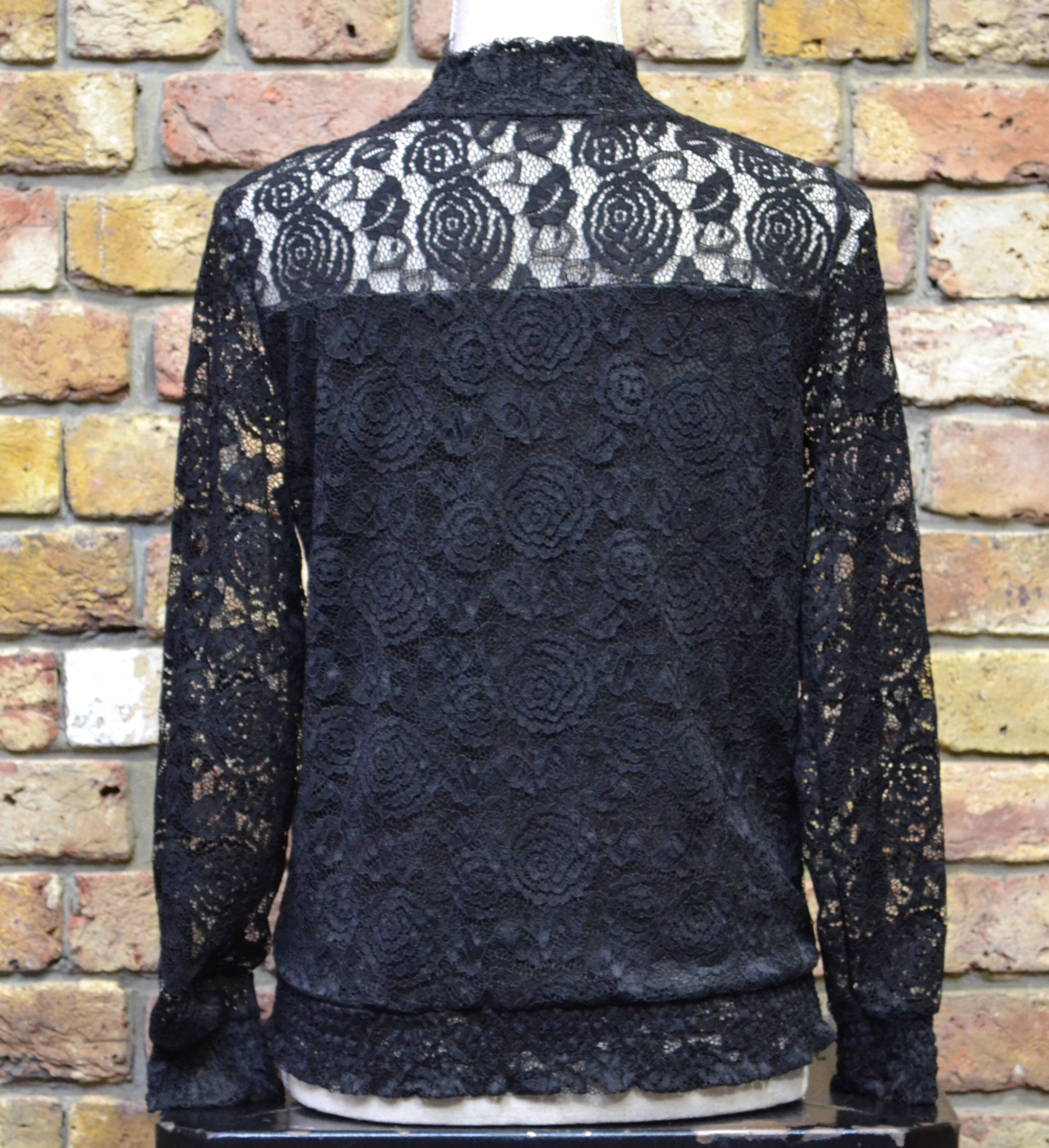 Dote Vintage Black Lace With Lining Inside Combanasi Black Pearl Ruffle ...