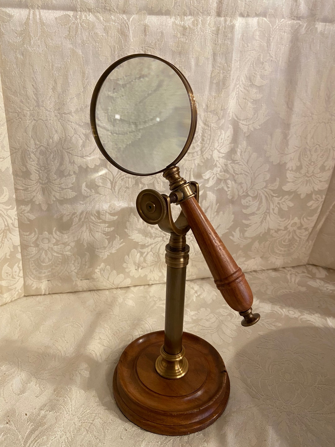 VTG Rotating Desktop With 5 Magnifying Glass on Wooden Stand and Brass ...