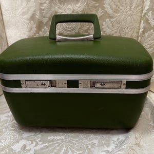 VTG Forest Green Trojan Train Case With Mirror, Elastic Pouch About 14 ...