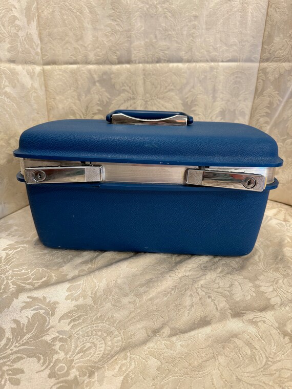 1960s blue Samsonite “Saturn ll” train case with tray… - Gem