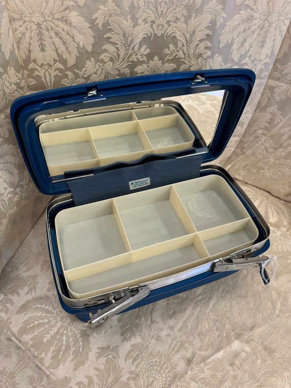 1960s blue Samsonite “Saturn ll” train case with tray… - Gem