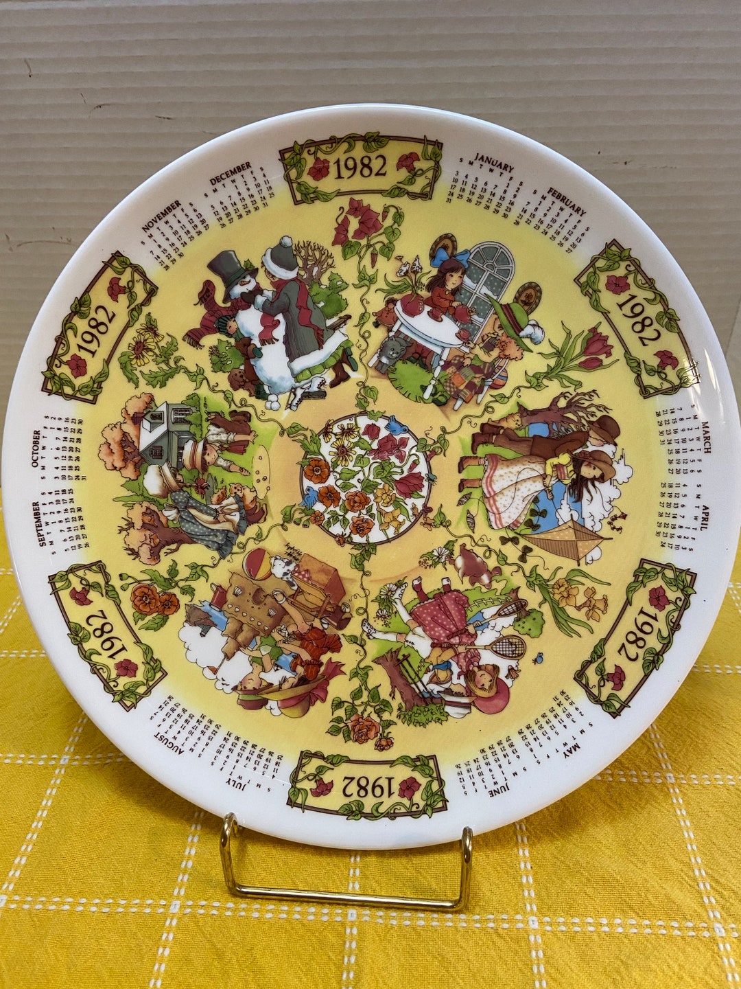 1982 English Porcelain Calendar Plate by Maggie Murphy - Etsy