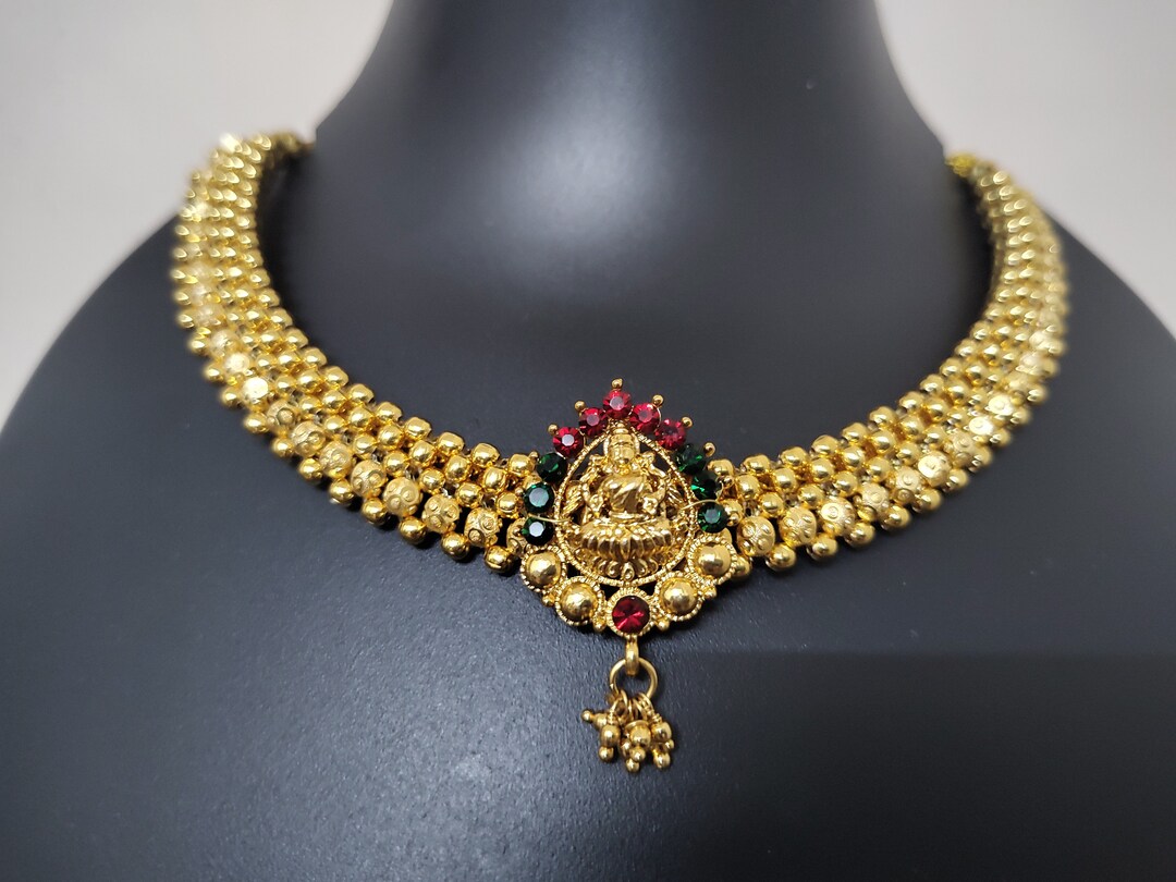 Pretty Pearls Golden Kolhapuri Thushi Necklace - Etsy