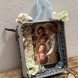 Hanging Shrine, Religious Diorama for the Holy Family, Catholic ...