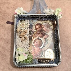 Hanging Shrine, Religious Diorama for the Holy Family, Catholic ...