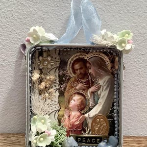Hanging Shrine, Religious Diorama for the Holy Family, Catholic ...