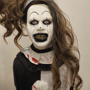 Pale Girl Resin 1:1 Life-size Display Bust - Terrifier 2 - Myers ...