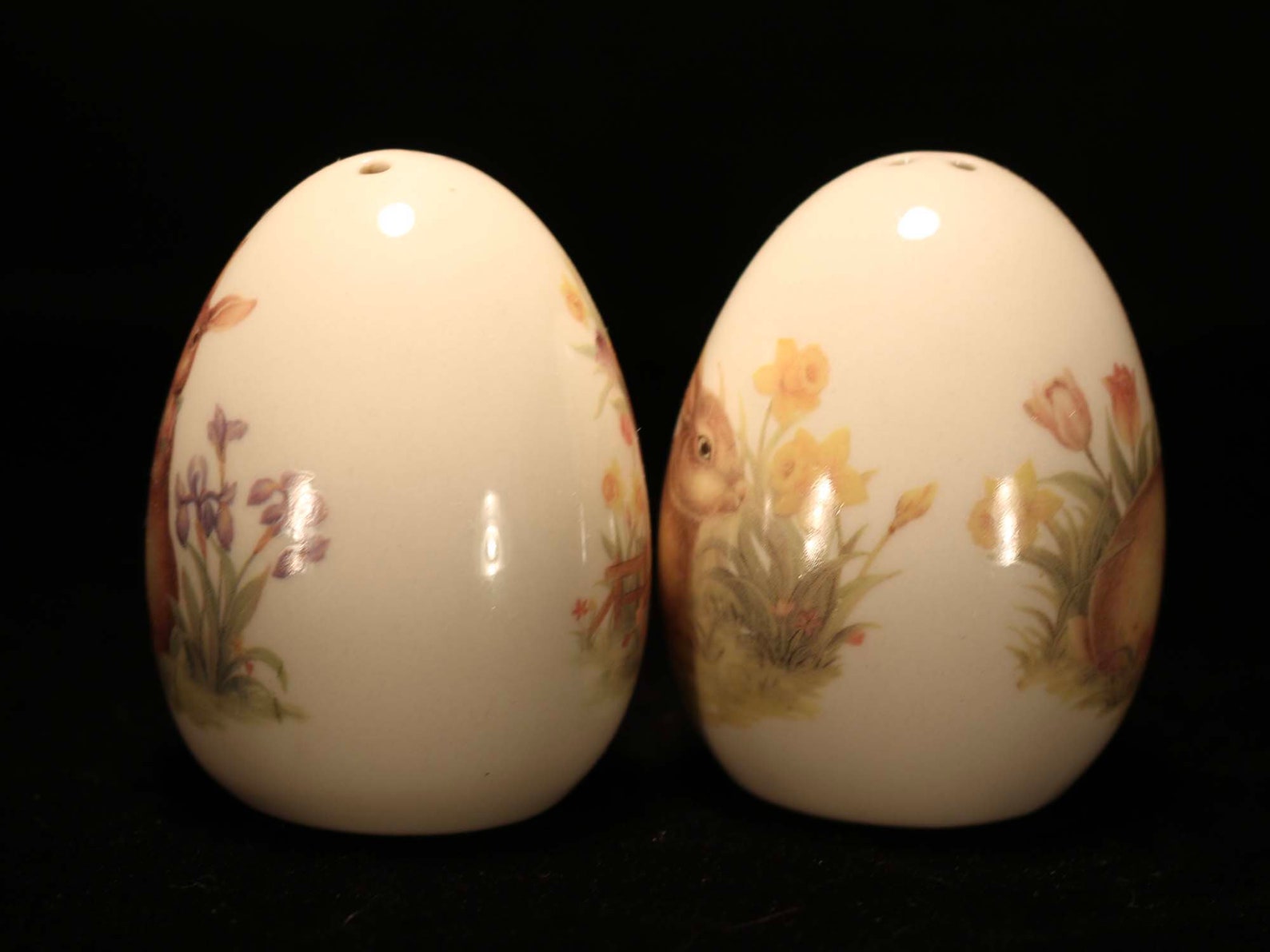 Vintage Rabbit Ceramic Egg Shaped Salt and Pepper Shakers - Etsy