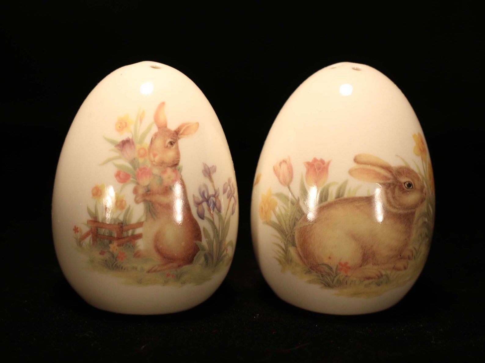 Vintage Rabbit Ceramic Egg Shaped Salt and Pepper Shakers - Etsy