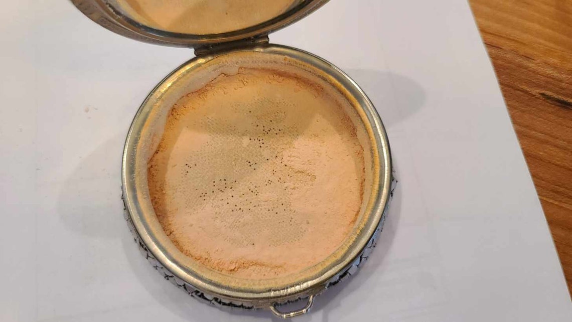 Beautiful Black Enameled Evans Powder Compact With Mesh Bottom - Etsy