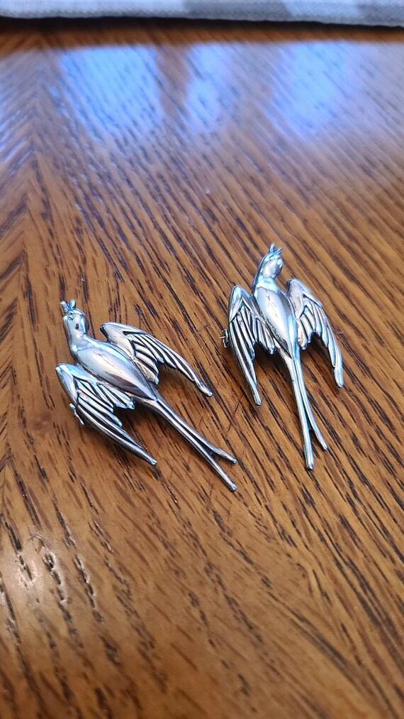 silver tone coro swallow - Gem