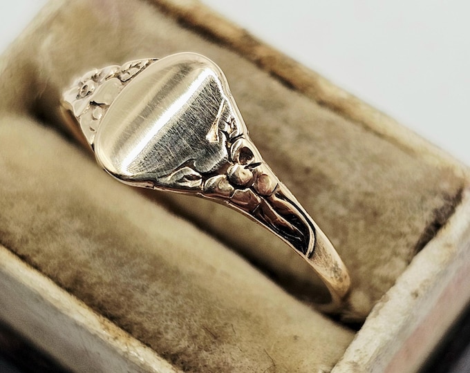 10K Yellow Gold Child's Signet Ring, Floral Shoulders, Size 2 - Etsy