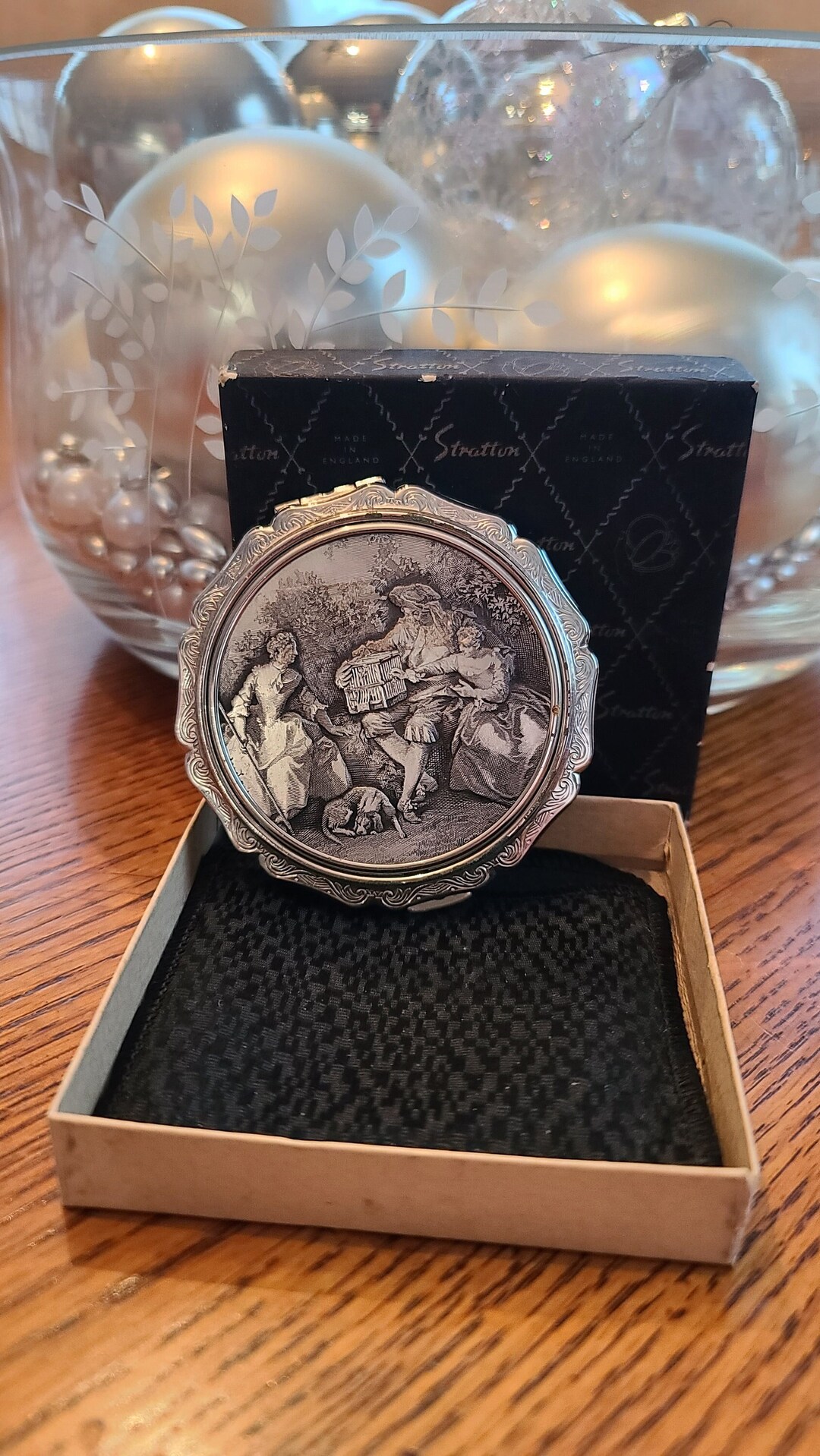 NOS Stratton of England Powder Compact, Queen Convertible With Raised ...