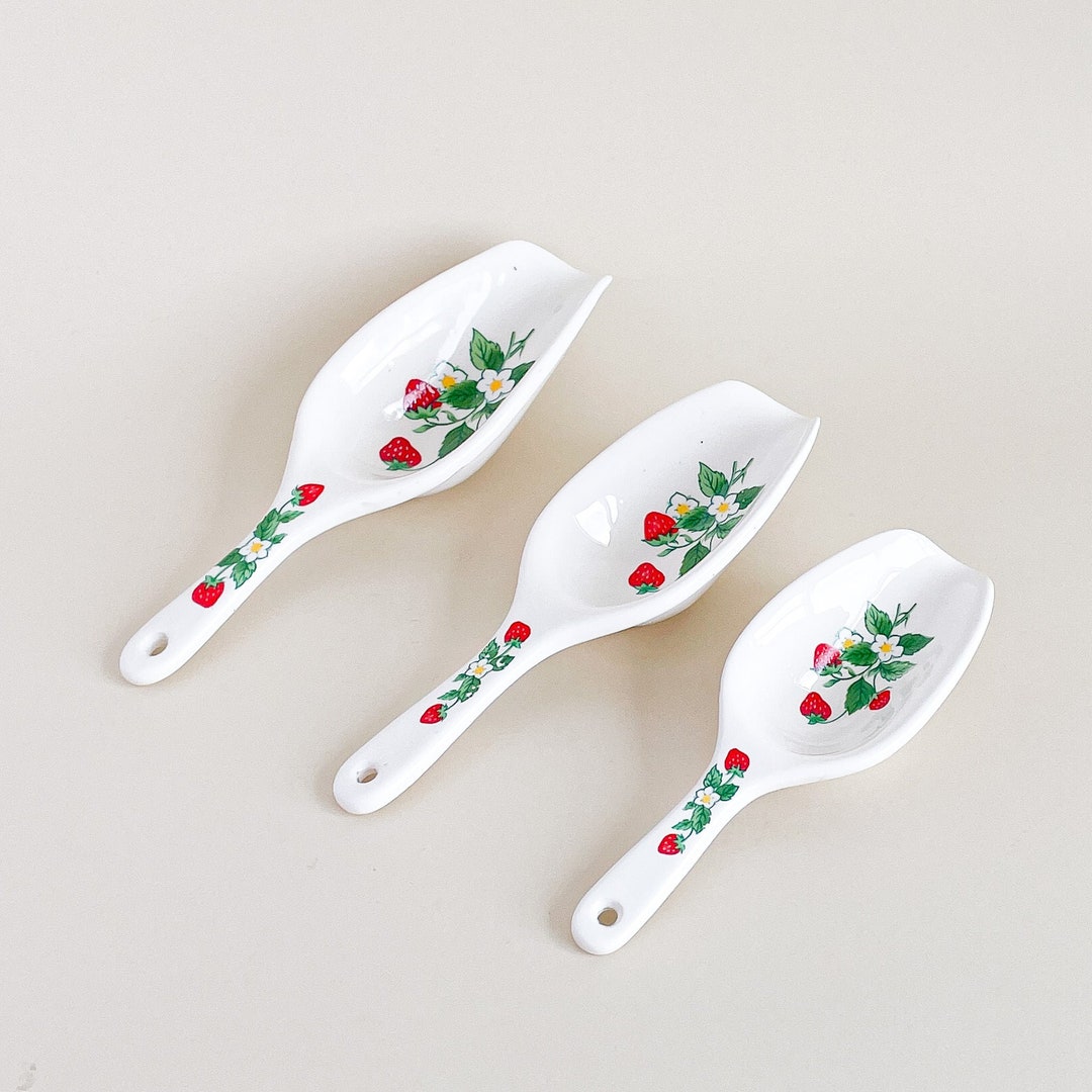 Ceramic Measuring Spoons, Strawberry Pattern, Vintage, White and Red ...