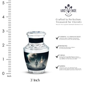 Astronaut Themed Cremation Urn for Ashes Small Urns for Human Ashes ...