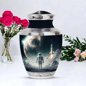 Astronaut Themed Cremation Urn for Ashes Small Urns for Human Ashes ...