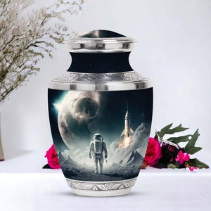 Astronaut Themed Cremation Urn for Ashes Small Urns for Human Ashes ...