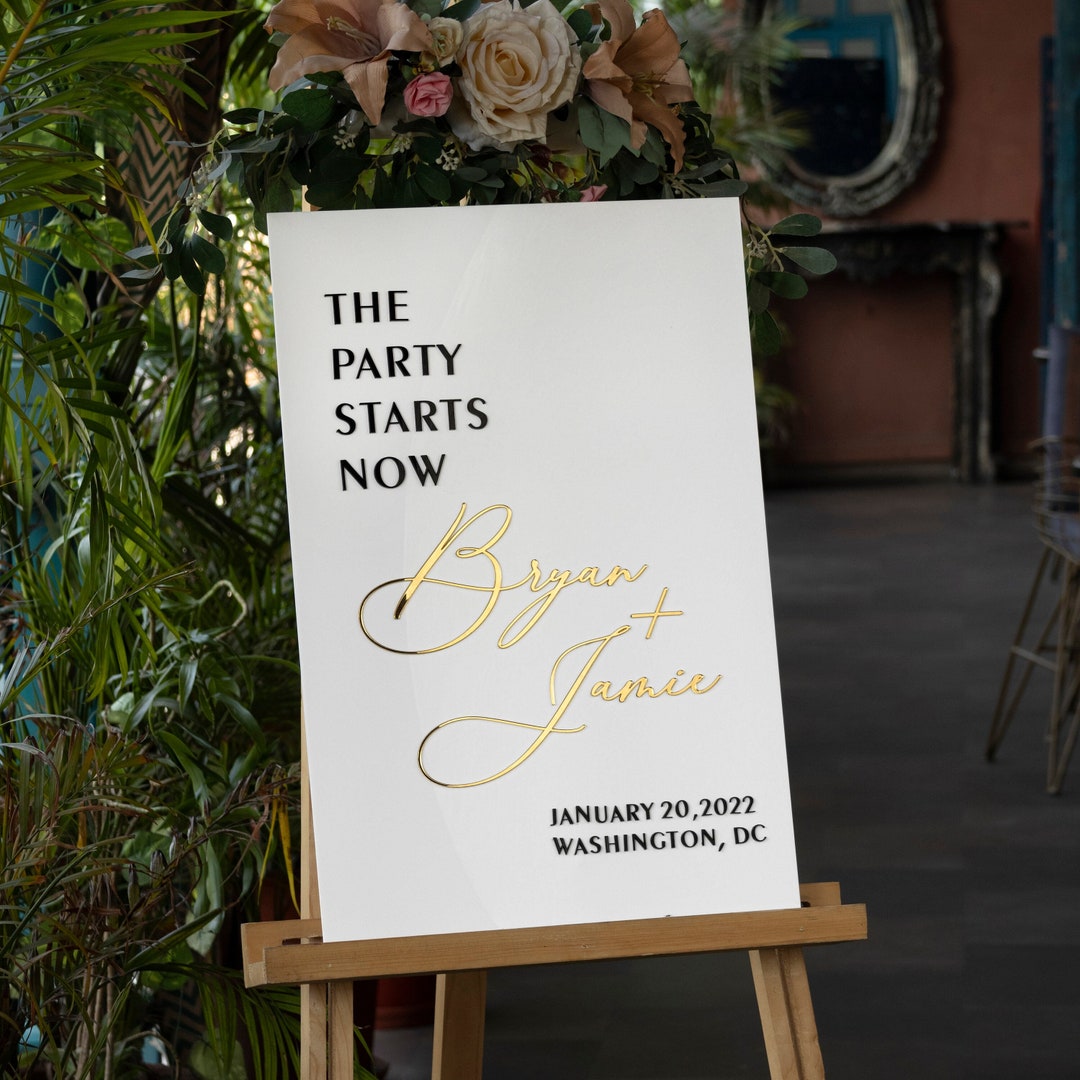 White Acrylic Wedding Sign With 3D Mirror Gold Names, Ceremony Welcome ...