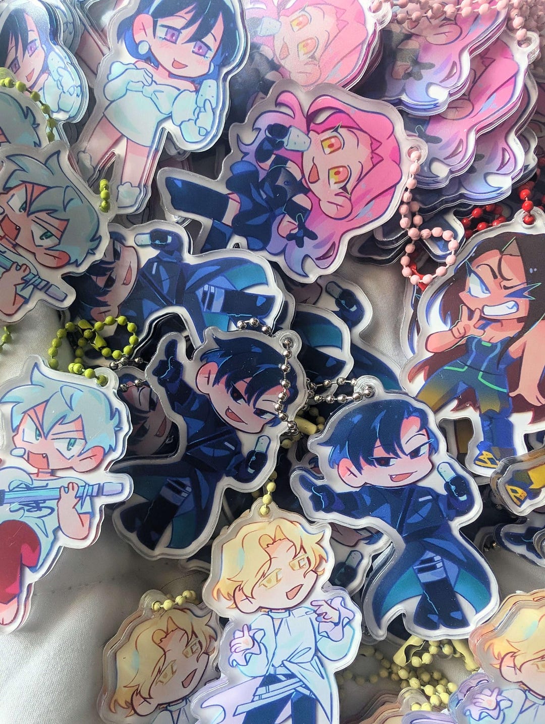 Alien Stage | Charms/keychains - Etsy