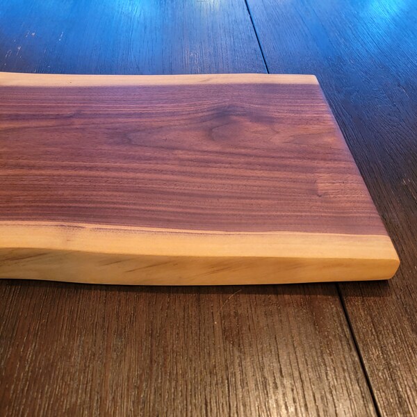 Live Edge Black Walnut Cutting Board - Etsy
