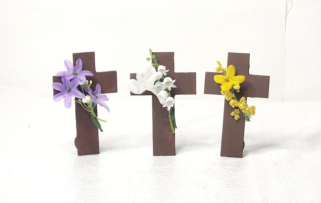 Wooden Crosses Display Adorned With Faux Flowers 3 Choices 5" High 3 ...