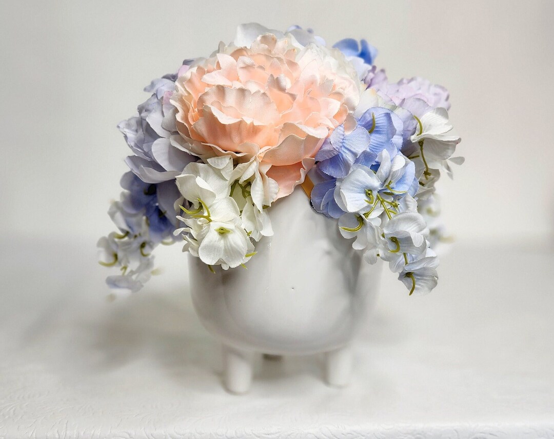 Pastel Centerpiece in White Ceramic Vase Floral Hyacinth, Roses ...