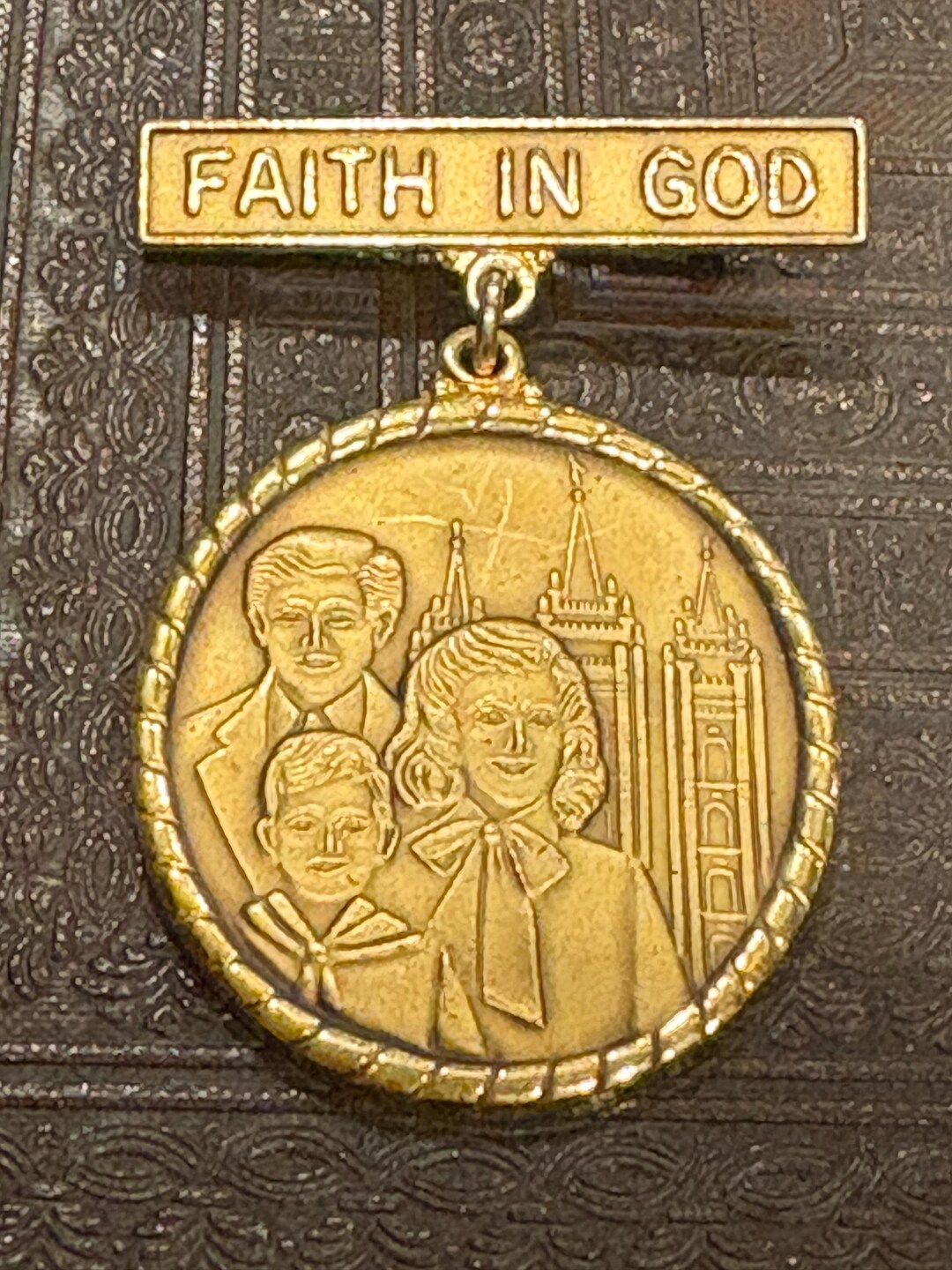 Vintage “ Faith in God “ LDS Family Brooch Pin - Etsy