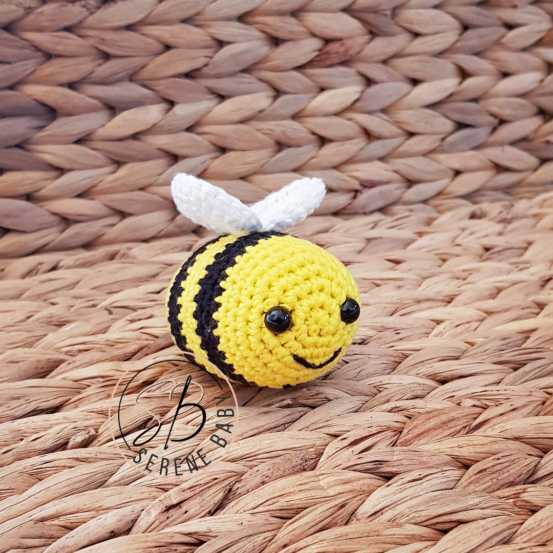 Crochet Bee Rattle, Baby Gift, Baby Shower gift, Baby Rattle, Bee gift ...