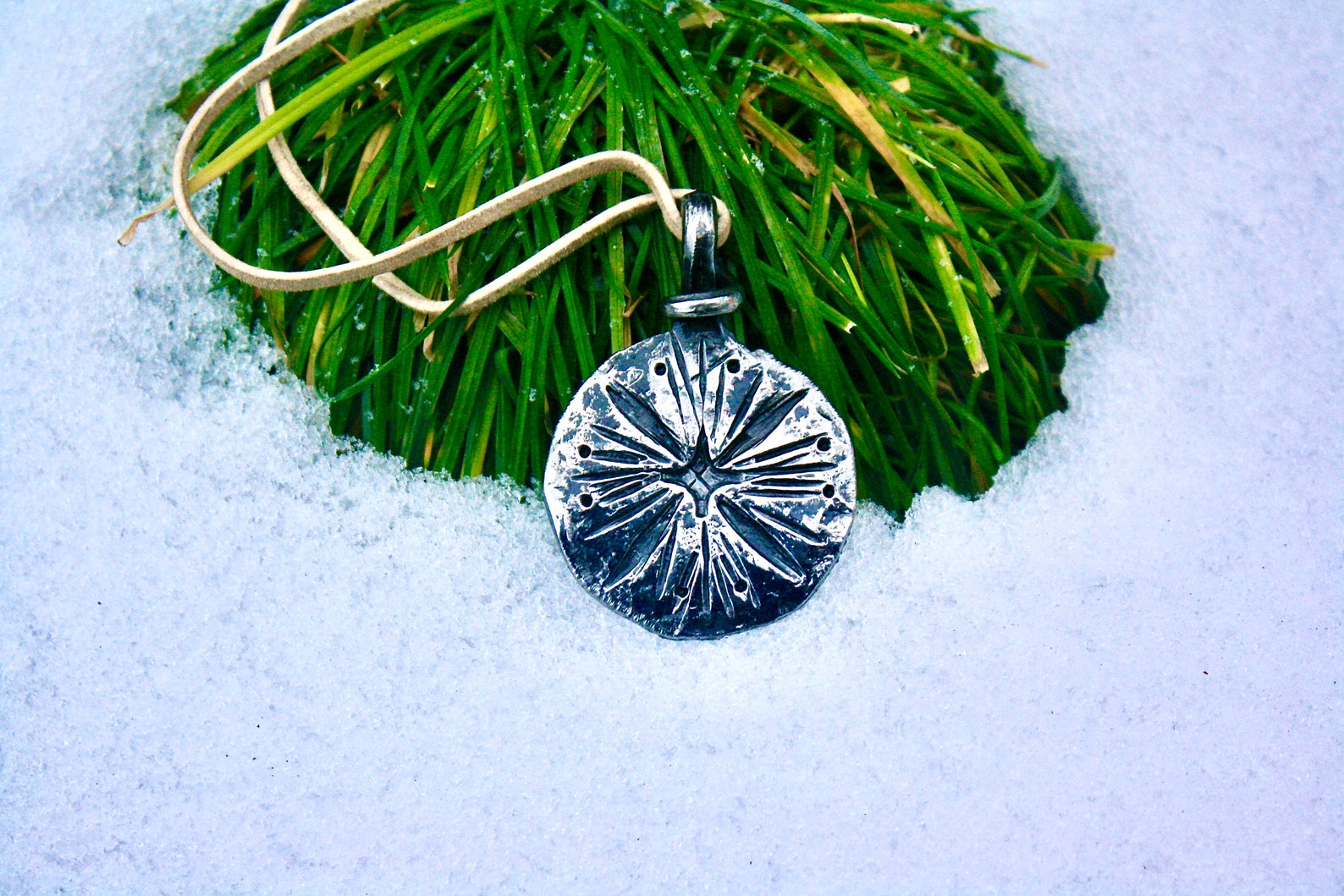 Frozen 2 inspired Elsa Symbol Pendant | Etsy