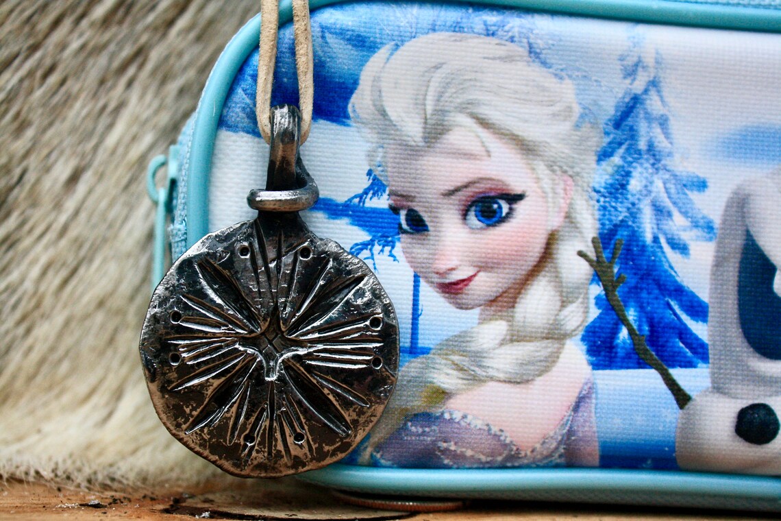 Frozen 2 Inspired Elsa Symbol Pendant - Etsy