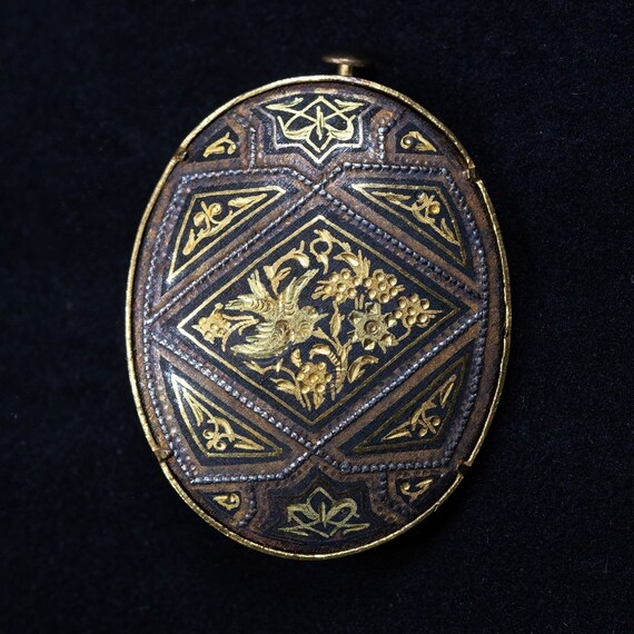 Vintage Spanish Damascene Bird Gold Toned Brooch - Gem