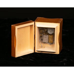 Vintage Cuendet Music Box Hummel Art Edelweiss 15303 Swiss Musical ...