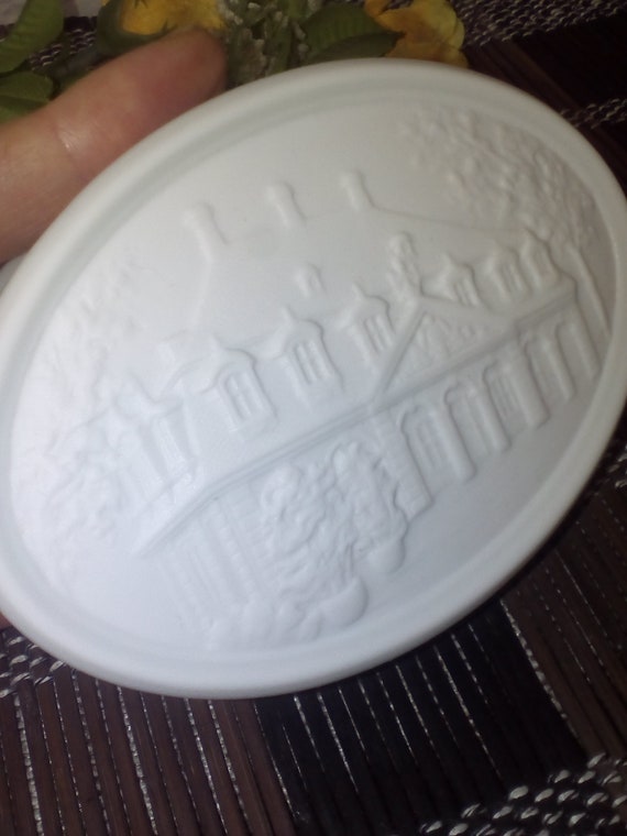 Vintage German Hochst Porcelain Trinket Box/Embossed … - Gem