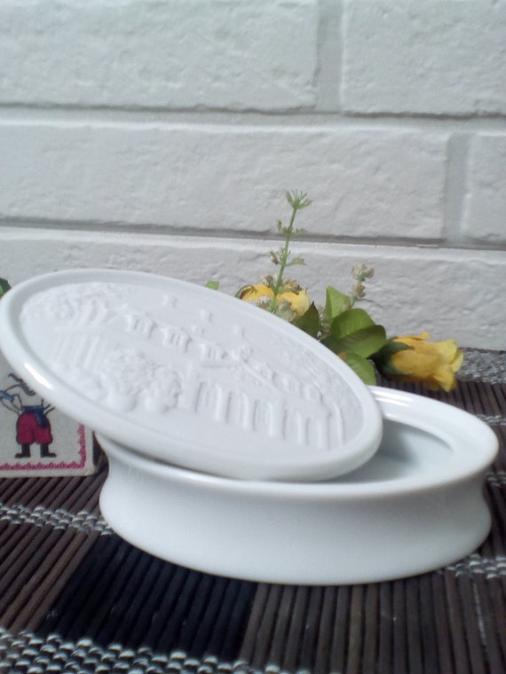 Vintage German Hochst Porcelain Trinket Box/Embossed … - Gem