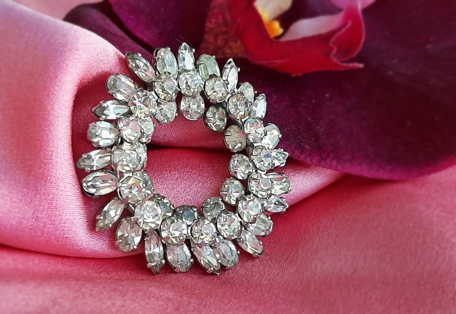 1950s Sherman Circle of Life Faux Diamond Brooch Pin Collectable ...