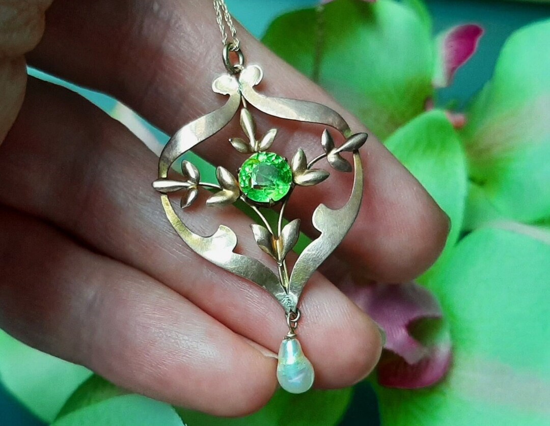 1900s Antique Gold Genuine Peridot Gemstone Pearl Dangle Drop Lavaliere ...