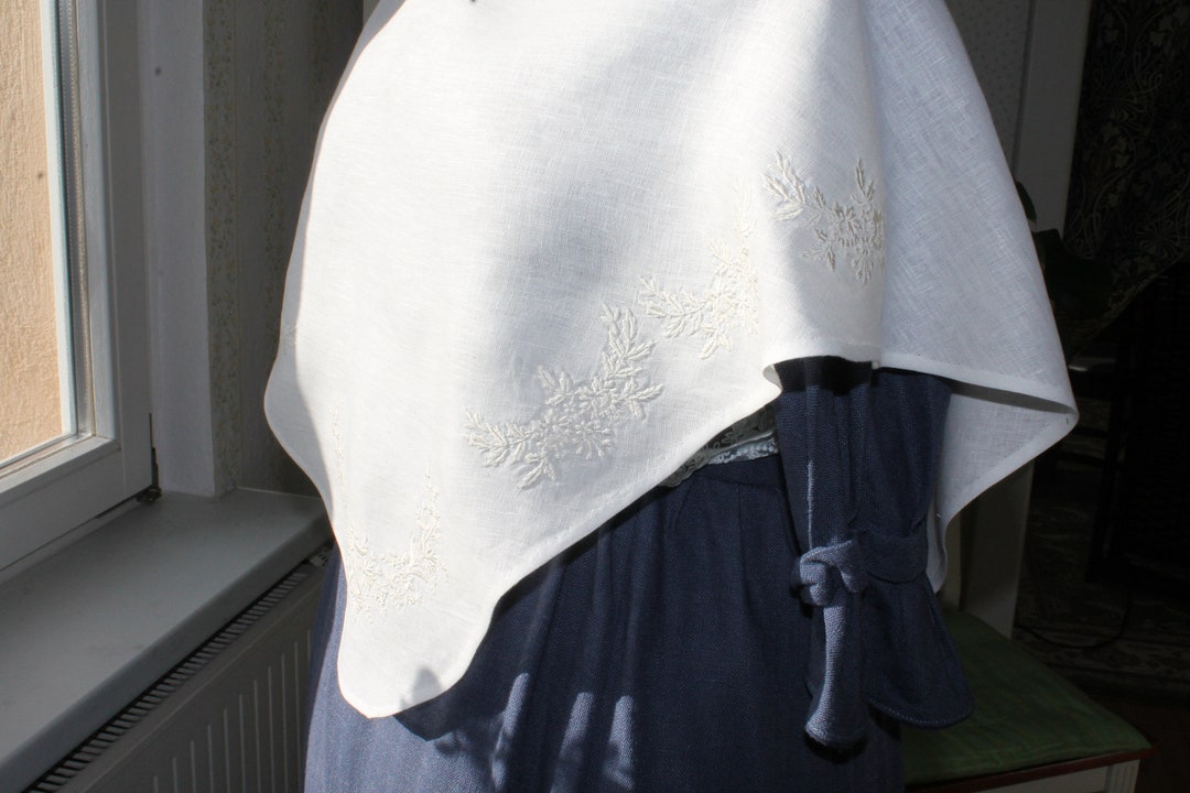 Large Fichu Linen Shawl With White Embroidery - Etsy