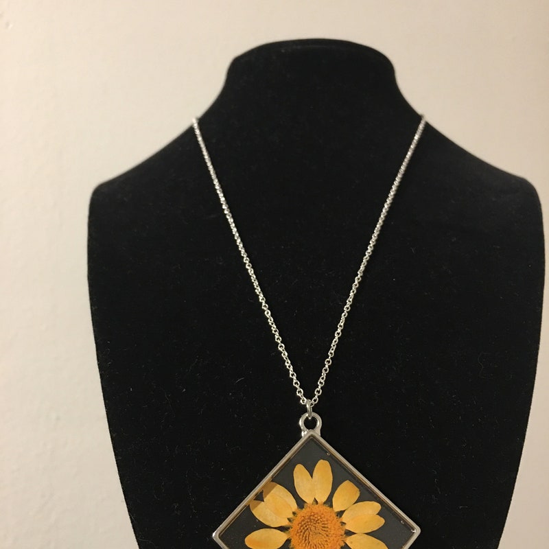 Yellow Flower Necklace - Etsy