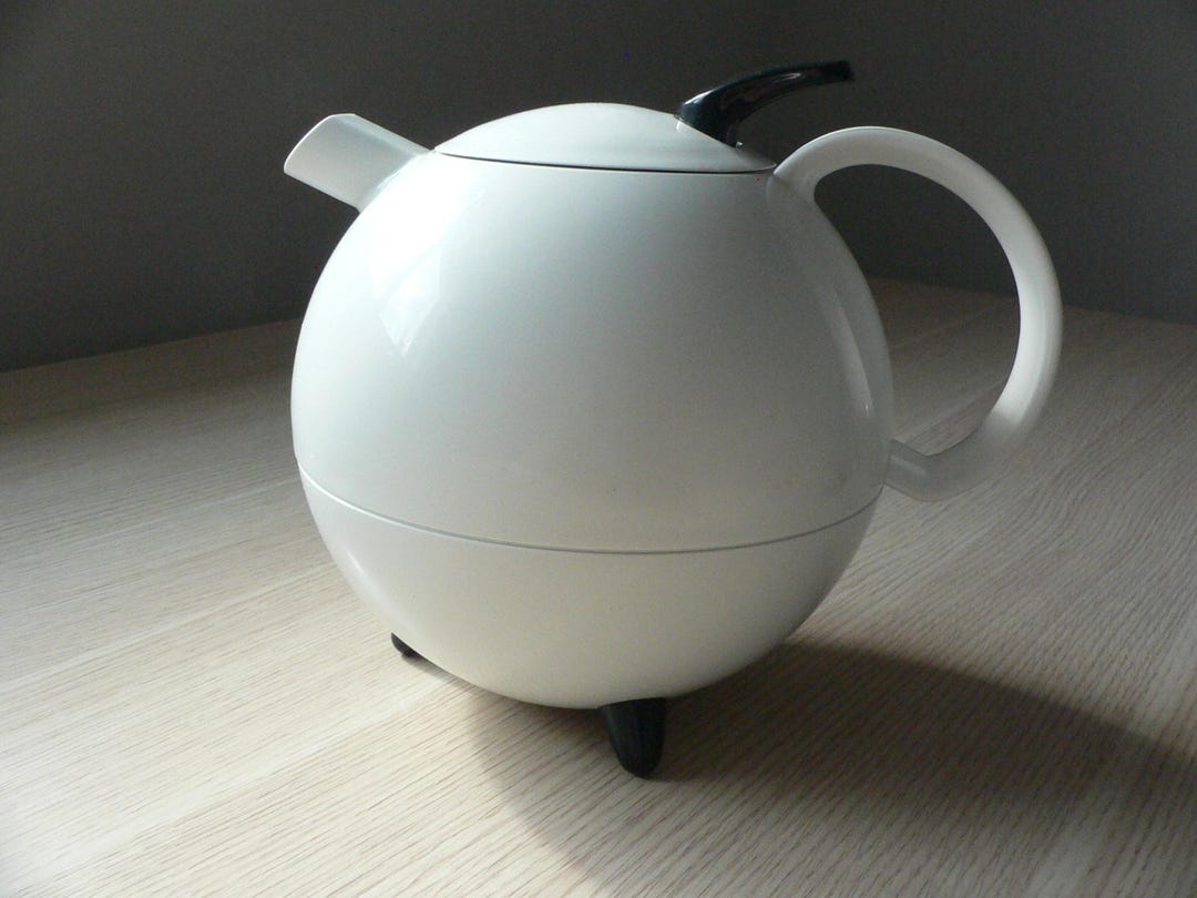 LEIFHEIT Galileo Slany Design Germany White and Black Thermal Carafe ...