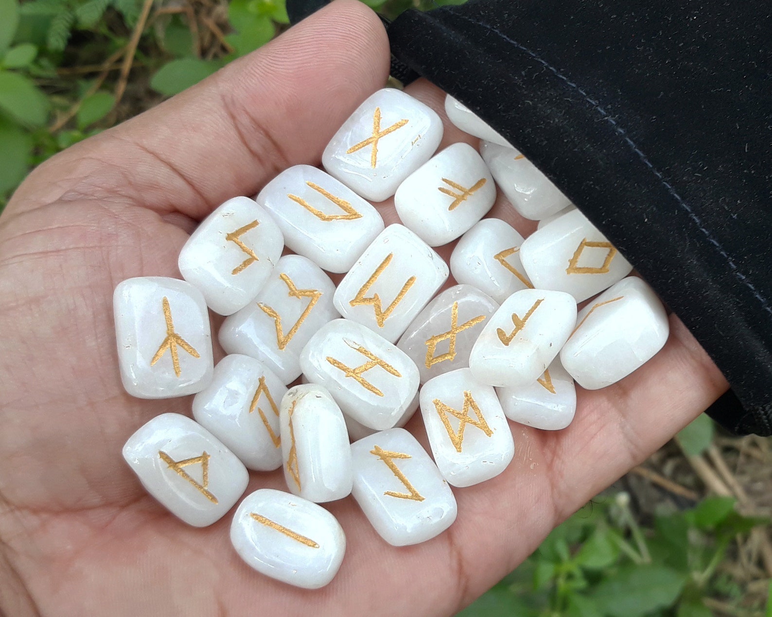 Labradorite crystal runes stones set viking elder futhark - Etsy.de