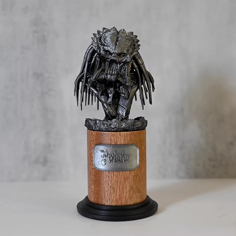 Predator Resin Statue – 6.3 Inch Detailed Sculpture, Movie Prop Replica ...