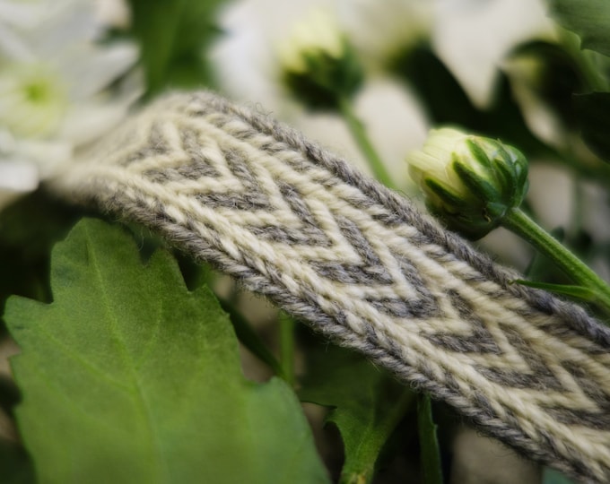 Tablet Weaving Kit: DIY Belt/bookmark Craft - Two-color Arrows Gray - Etsy