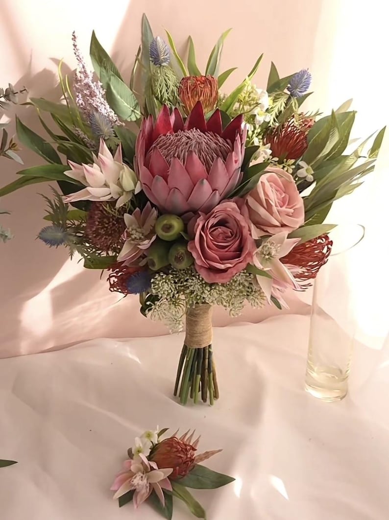Native Red King Protea Bouquet 38cmw | Hand-tied Native Flower Bouquet ...