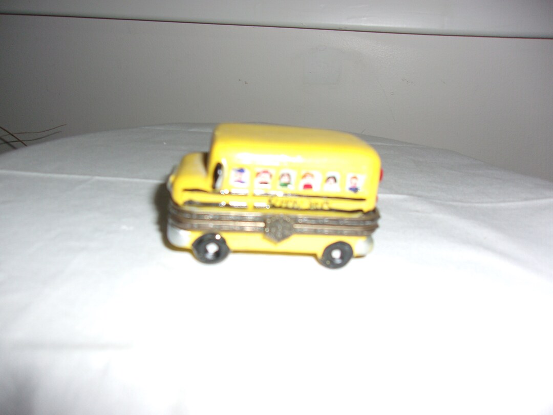 Vintage Ceramic School Bus Figurine/trinket Box With Ceramic Apple ...