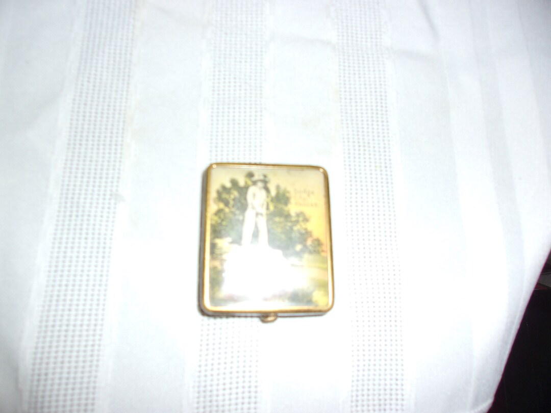 Vintage Boot Hill Dodge City Kansas Mirror Compact - Etsy