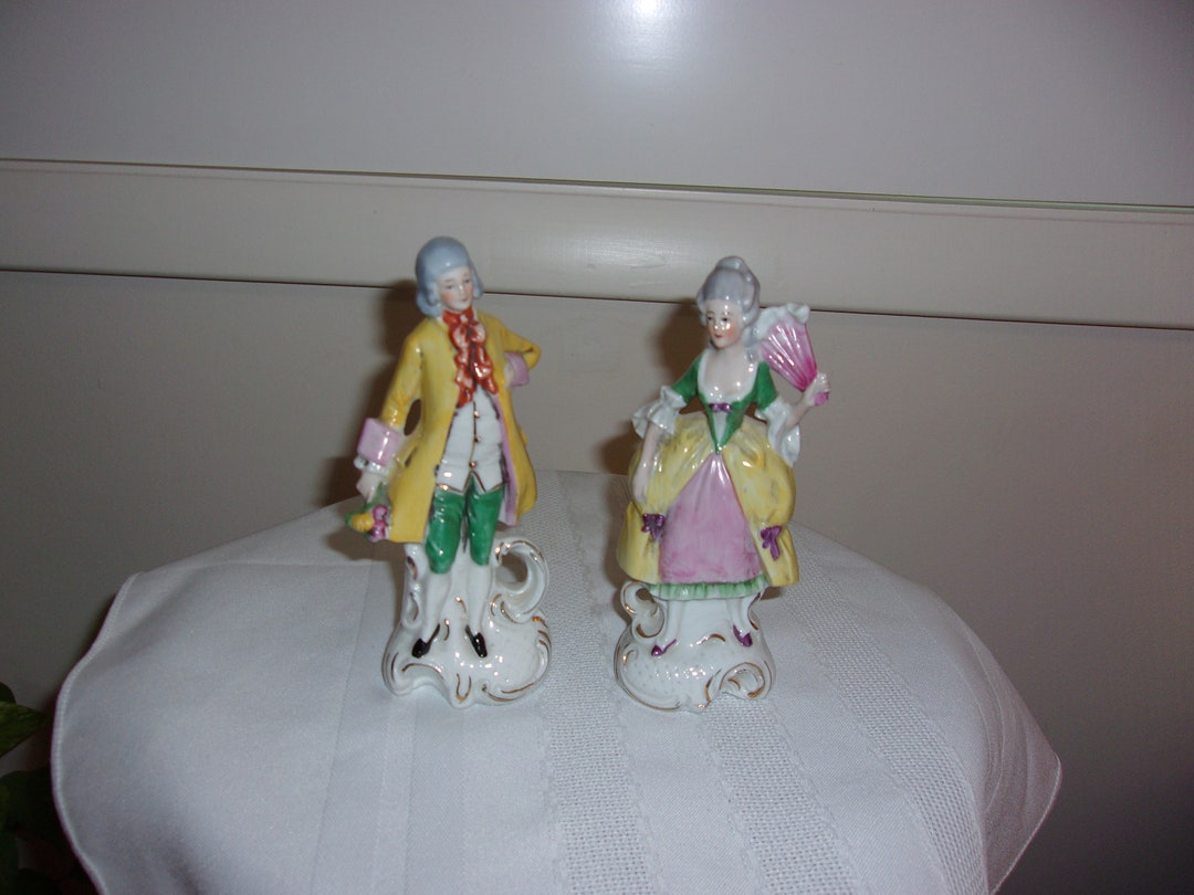 Vintage Pair of Figurines Man and Woman Couple - Etsy