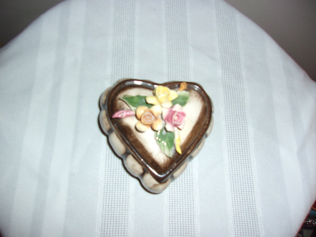 Vintage Capodimonte Italy Handcrafted Porcelain Ornate Floral Heart Box ...