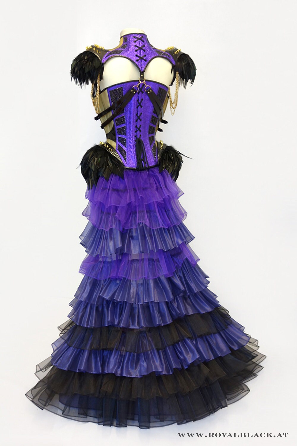 Royal Black Tutorial: Ruffle Trains | English Language - Etsy