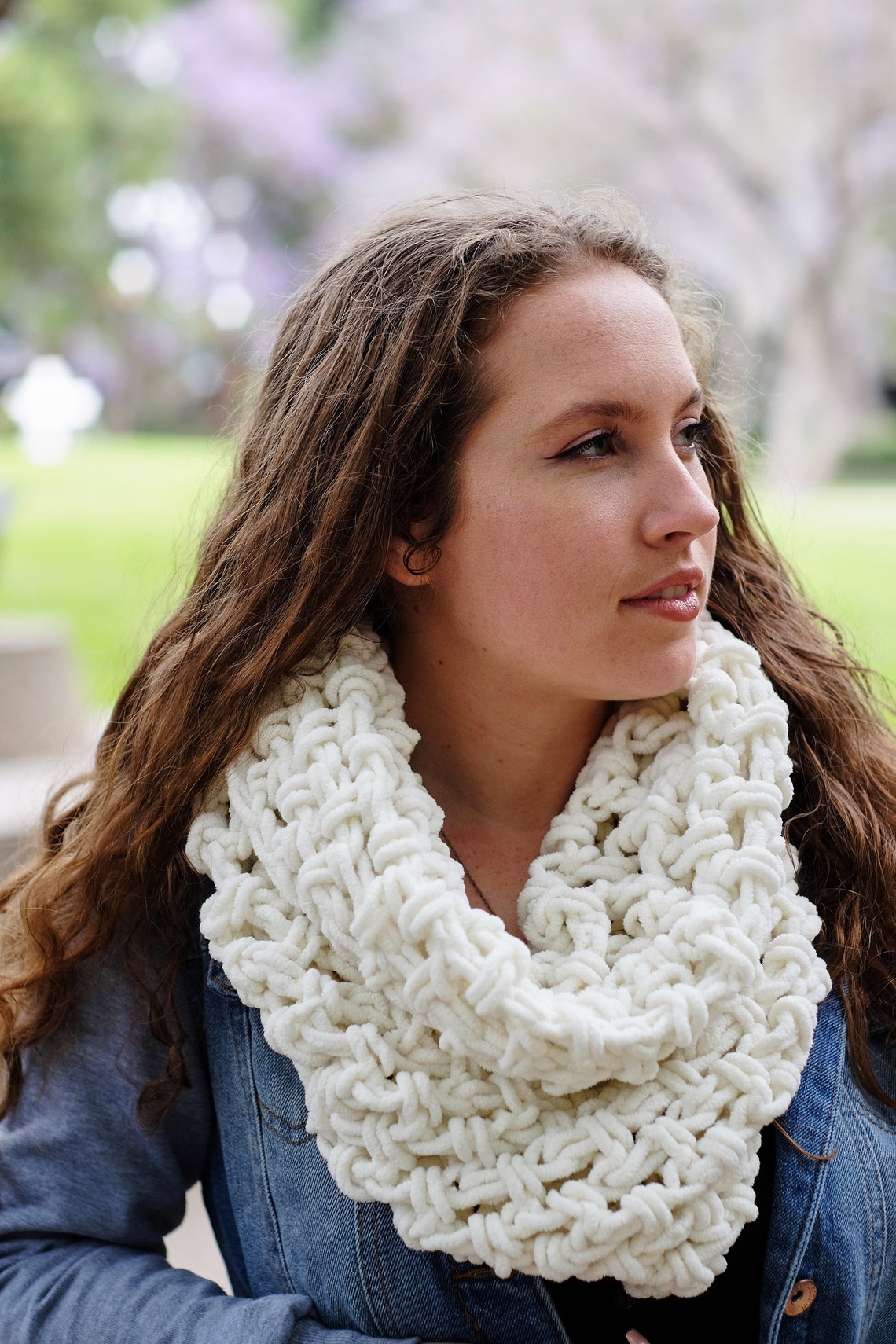 The Celia - Chunky Crocheted Circle Scarf - Etsy